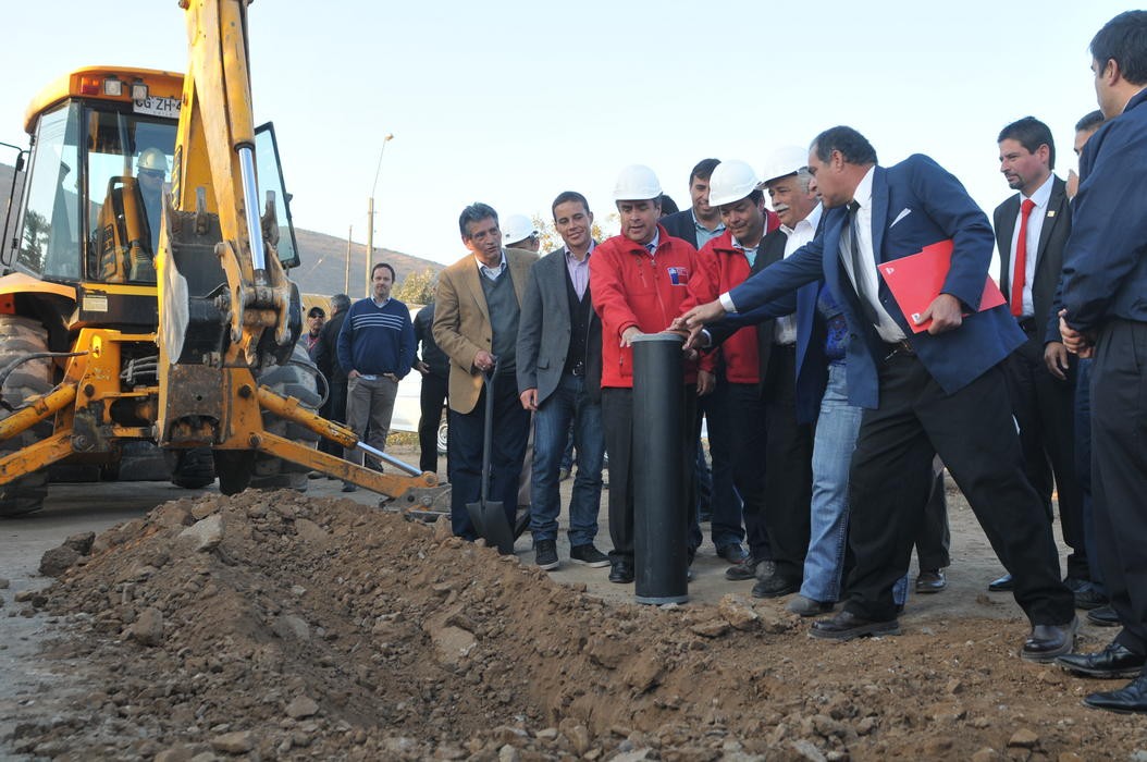 Colocan primera piedra de alcantarillado de Huachalalume | Diario El Día23106